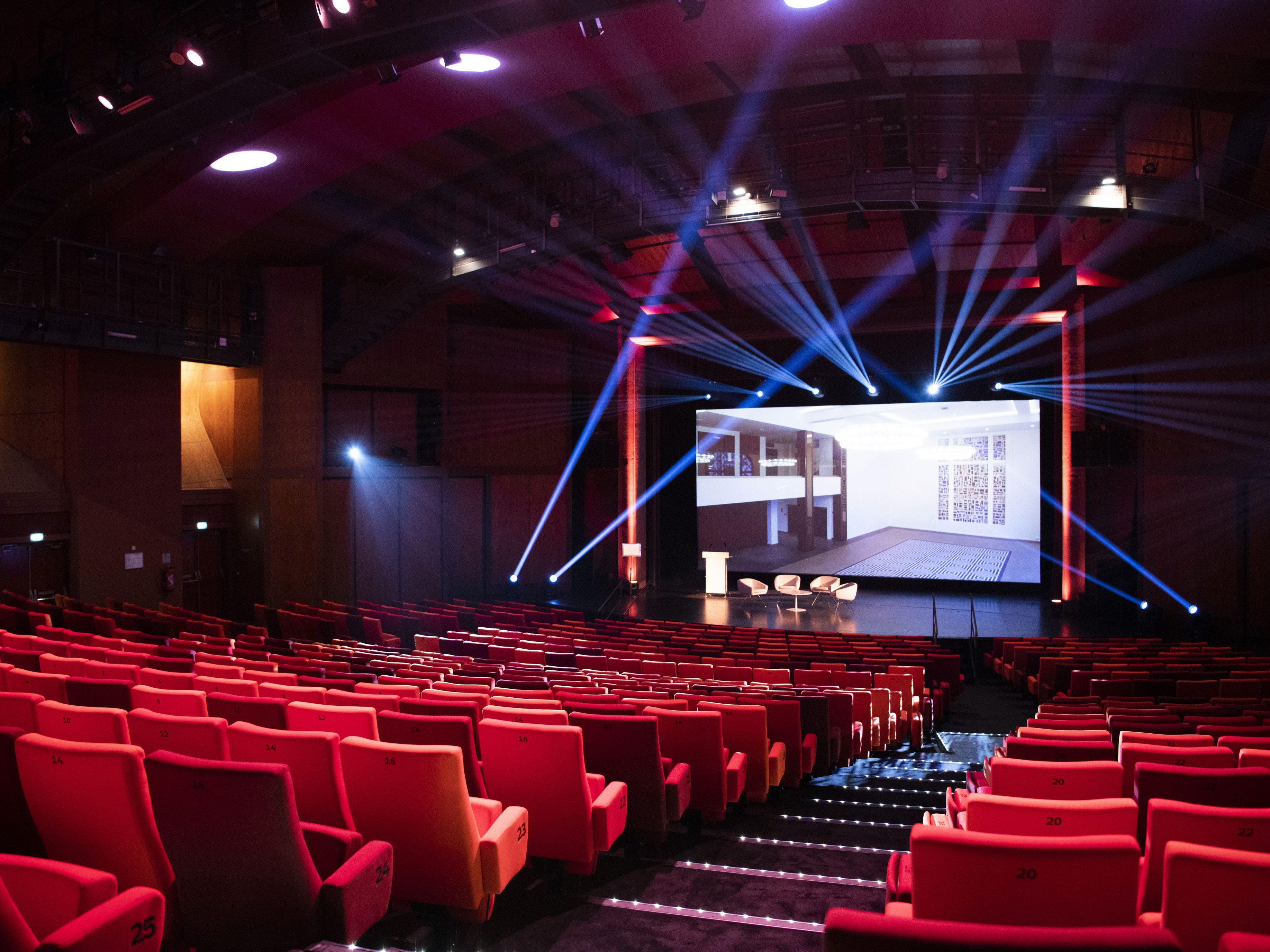 Location d’amphithéâtre à Paris pour séminaire - Trait'Tendance